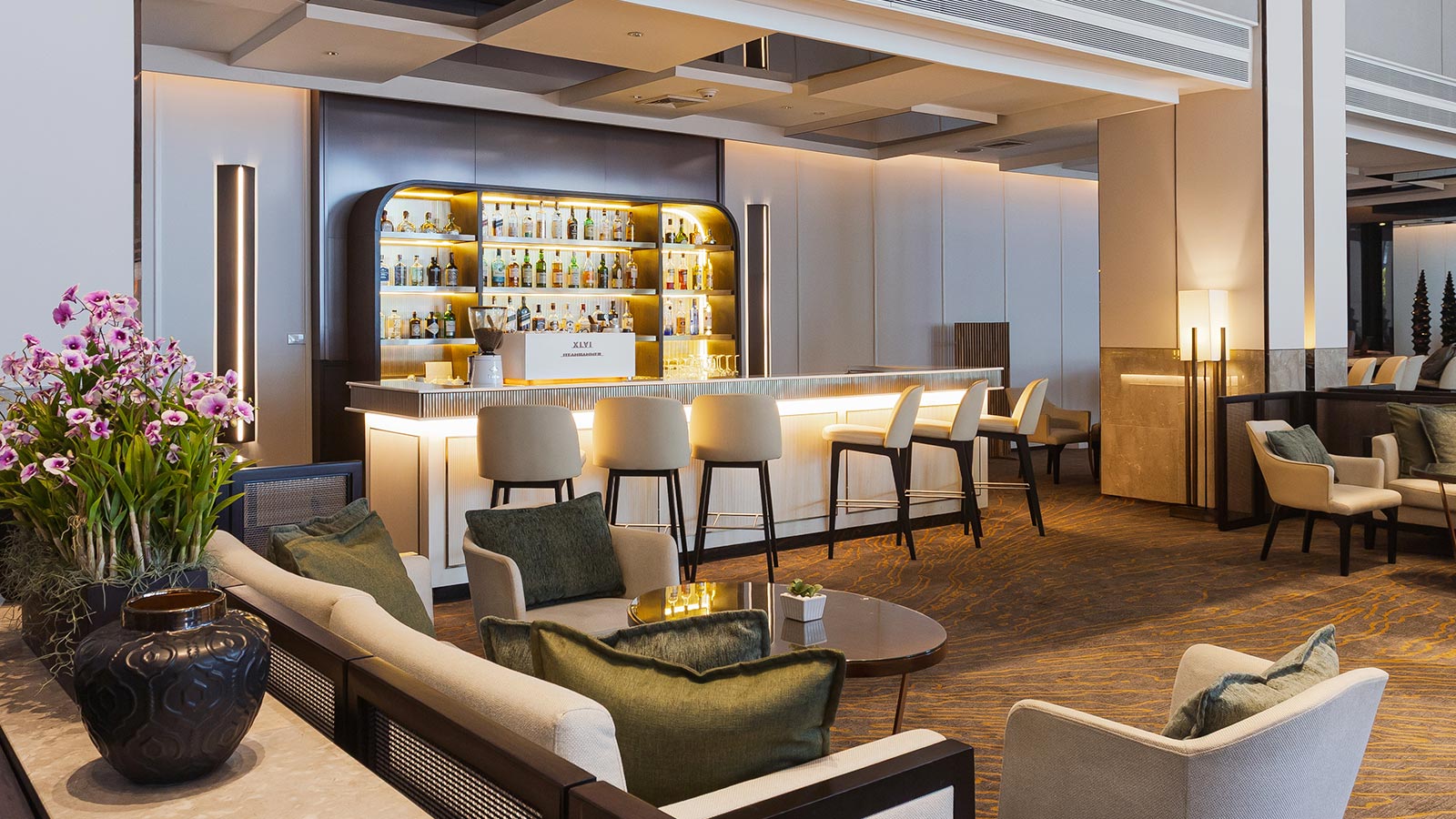 Bangkok Hotel Bar | Maitree Bar in Amari Pratunam Lobby