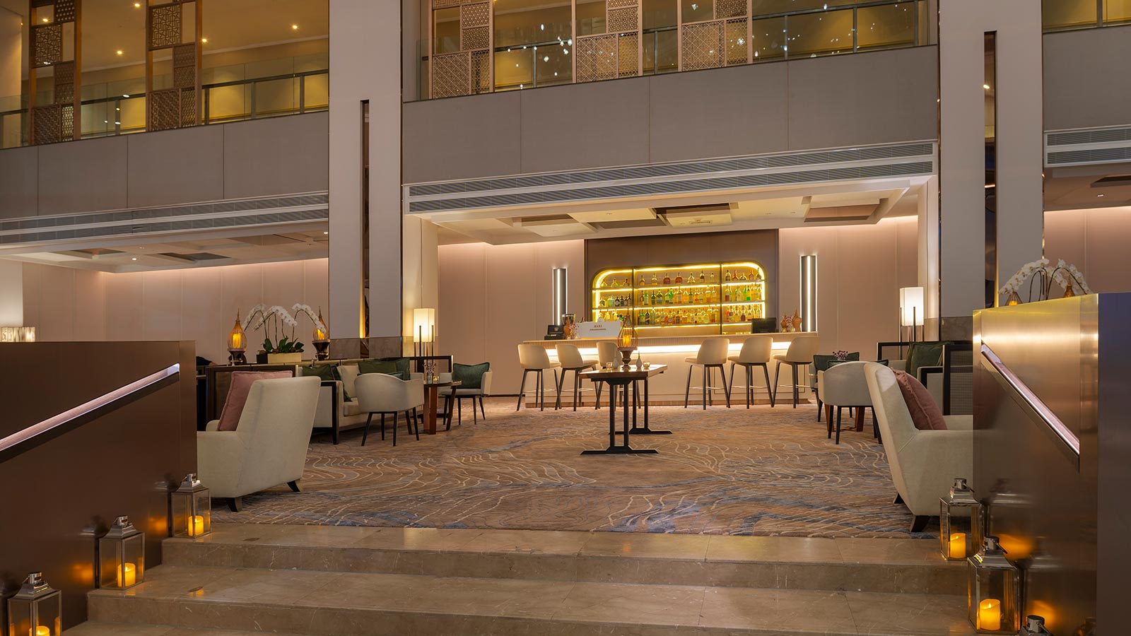 Bangkok Hotel Bar | Maitree Bar in Amari Pratunam Lobby