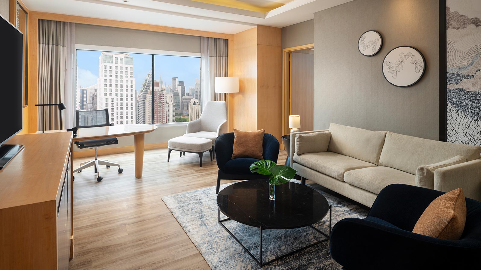 Hotel Suite Bangkok | Club One Bedroom Corner Suite