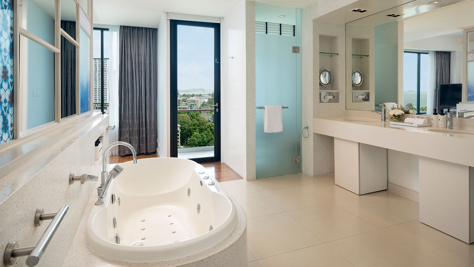 Accommodation Pattaya | Club Executive Ocean Amari