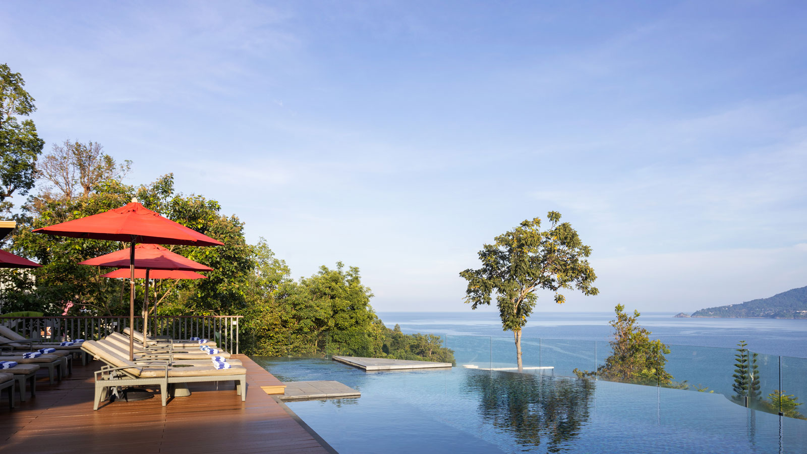 5-Star Patong Beach Resort Executive Lounge | Amari Phuket Club Pakarang