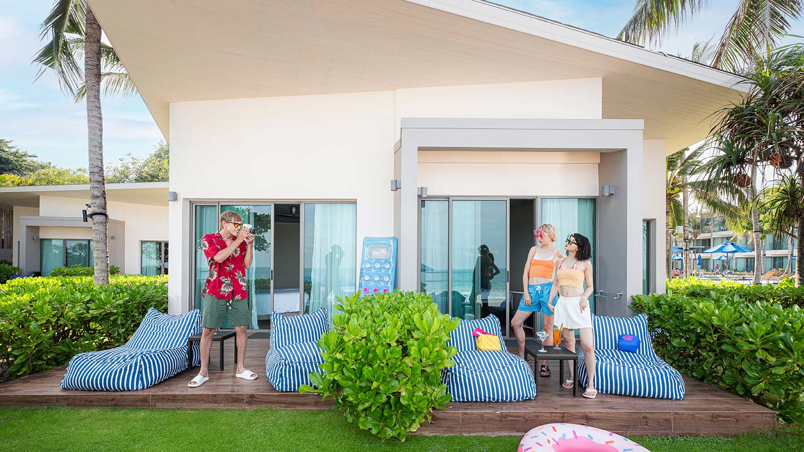 Accommodation Koh Samui | Deluxe Beachfront Room at OZO