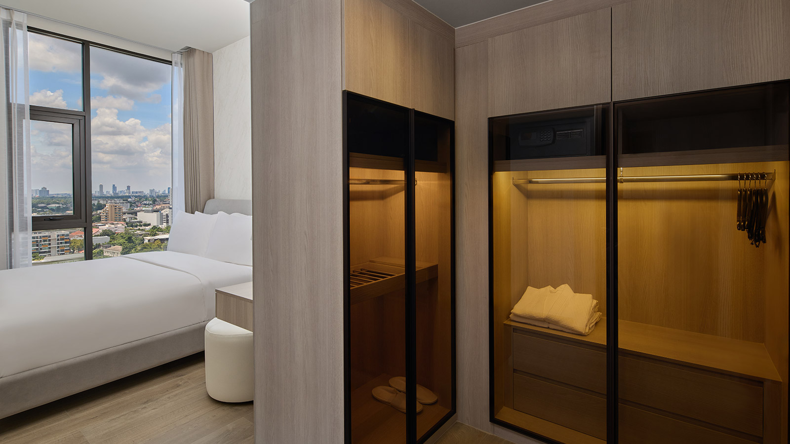 Bangkok Family Loft | Grand Deluxe Two Bedroom Loft - Corner